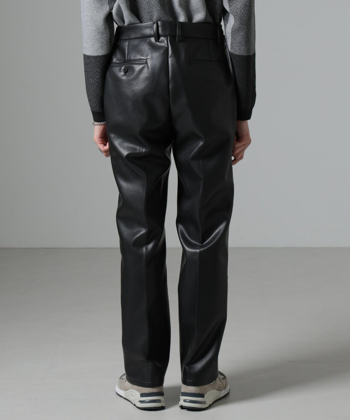 フェイクレザー イージー パンツ